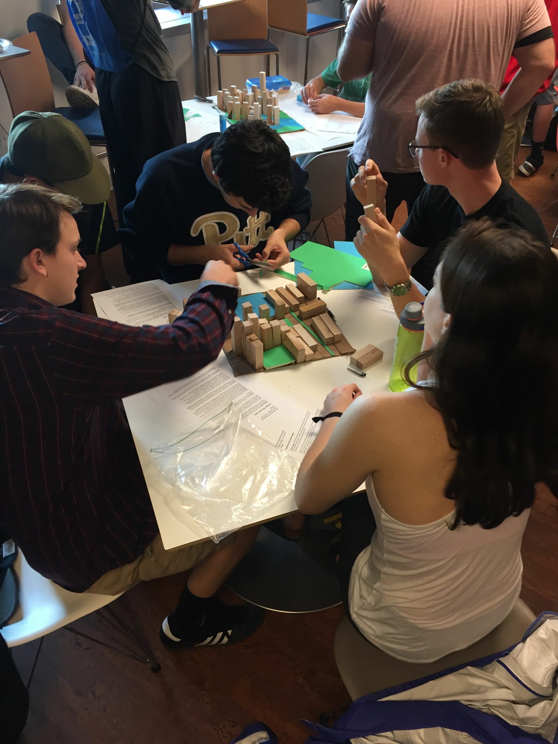 Early encounters with urban design - Strada