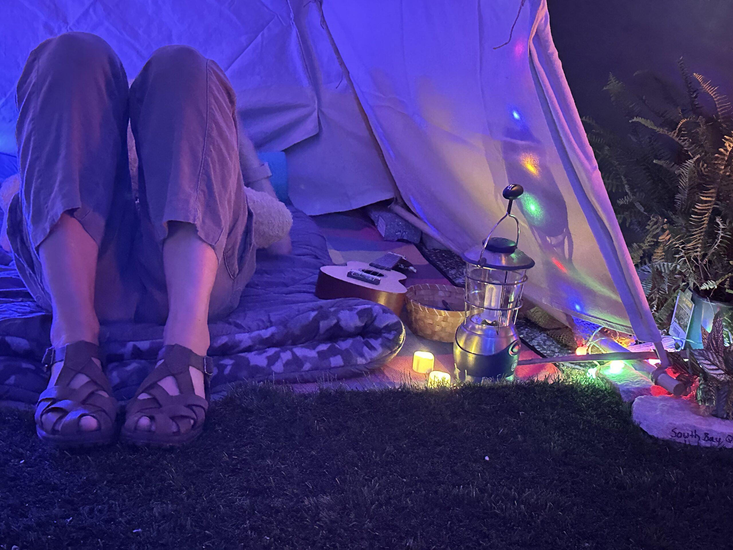 The Memory Tent: A soft shelter for the stories that still sparkle - Strada